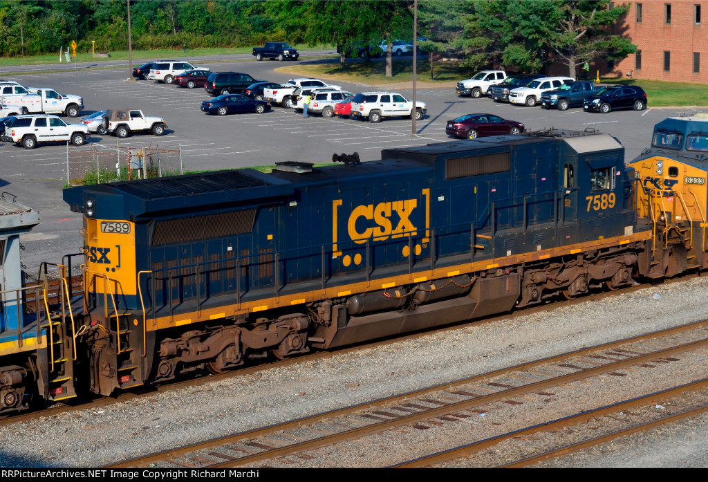 CSX 7589